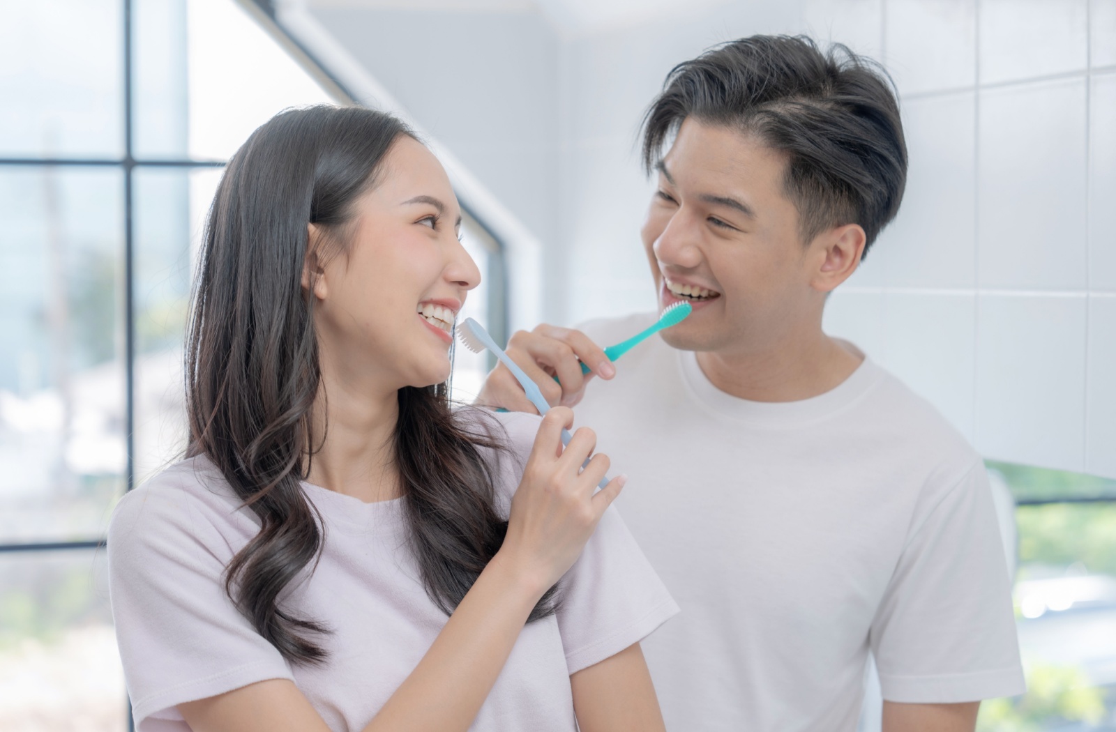 Should You Brush Before or After Breakfast? | Calgary AB
